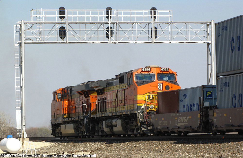 BNSF 4384